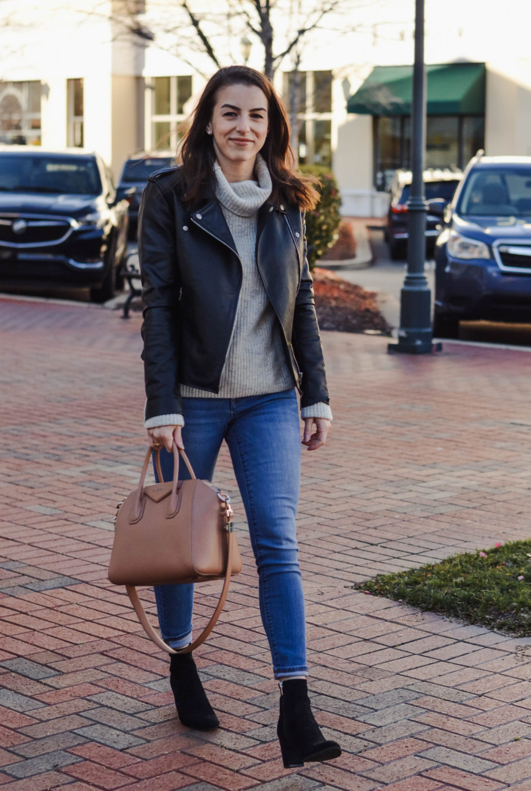 A Simple Way To Style A Leather Jacket – Lilly & Grant